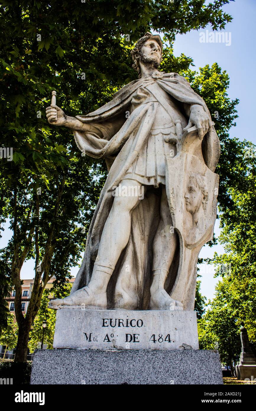 Statue palacio real madrid spain hi-res stock photography and images ...