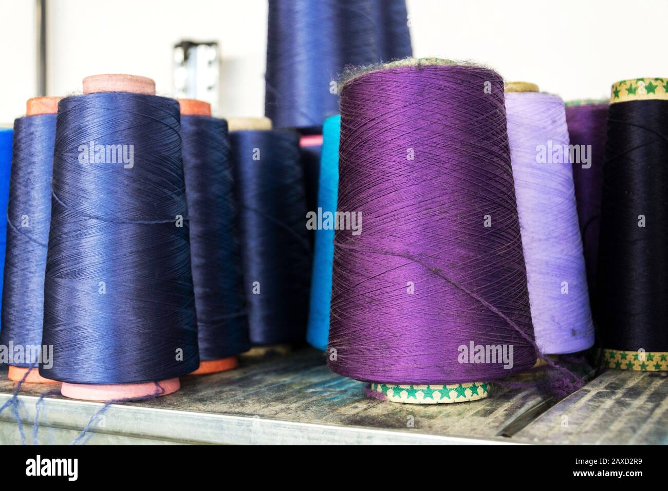 Thread factory hi-res stock photography and images - Alamy