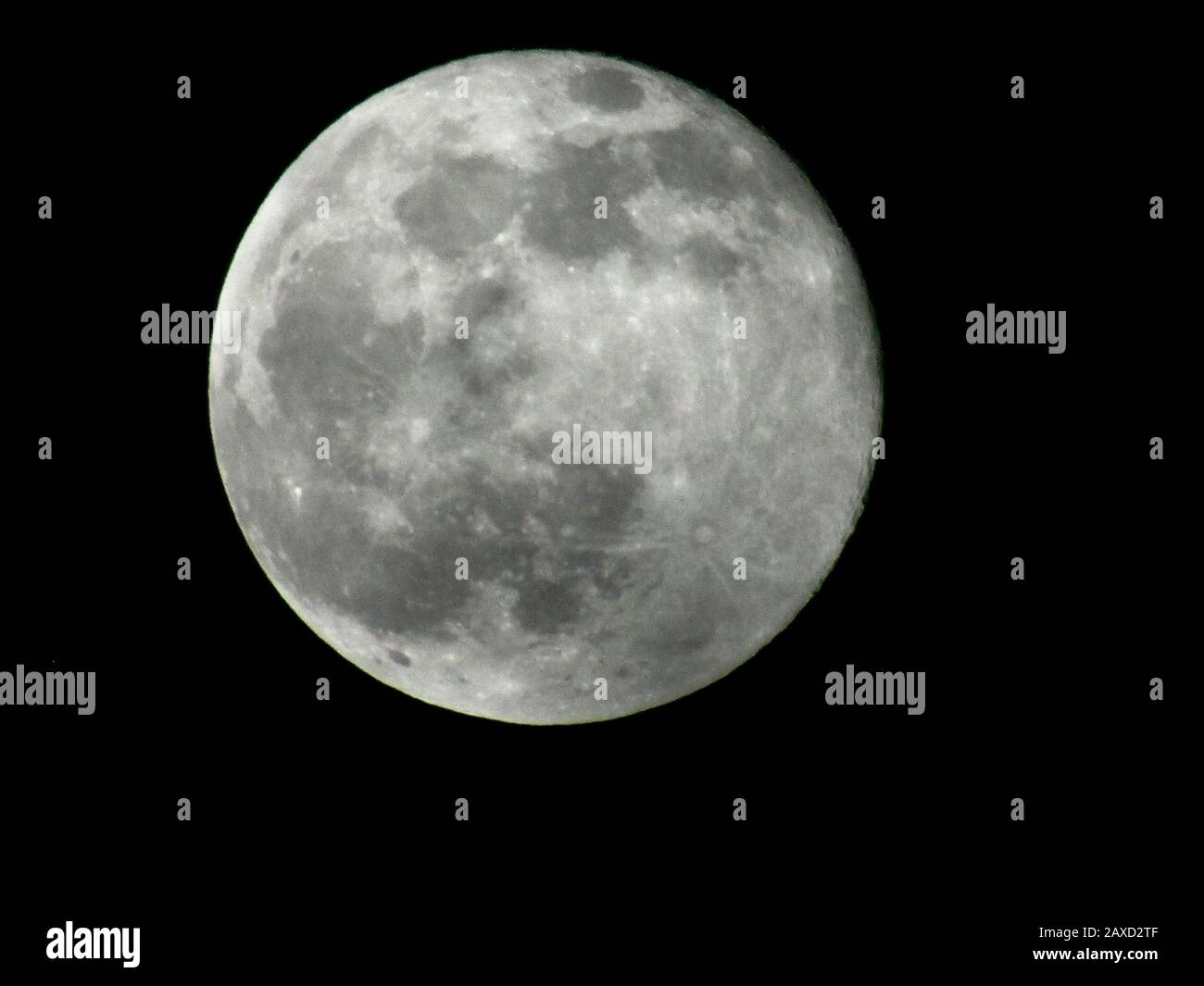 Liverpool,uk The Snow Moon over Wirral uk credit Ian Fairbrother/Alamy ...