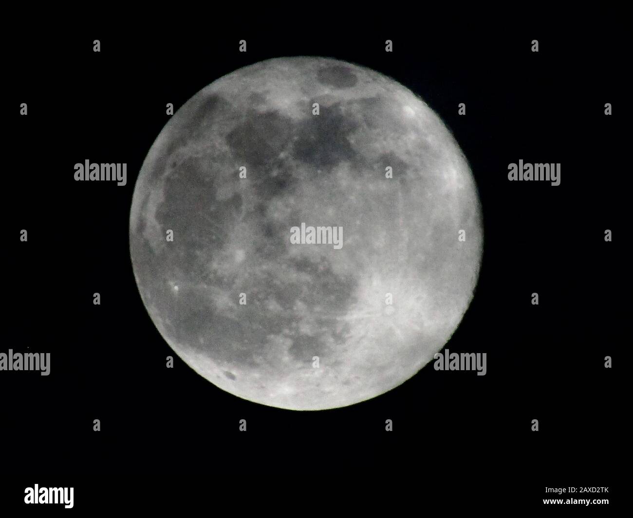 The moon over liverpool hi-res stock photography and images - Alamy