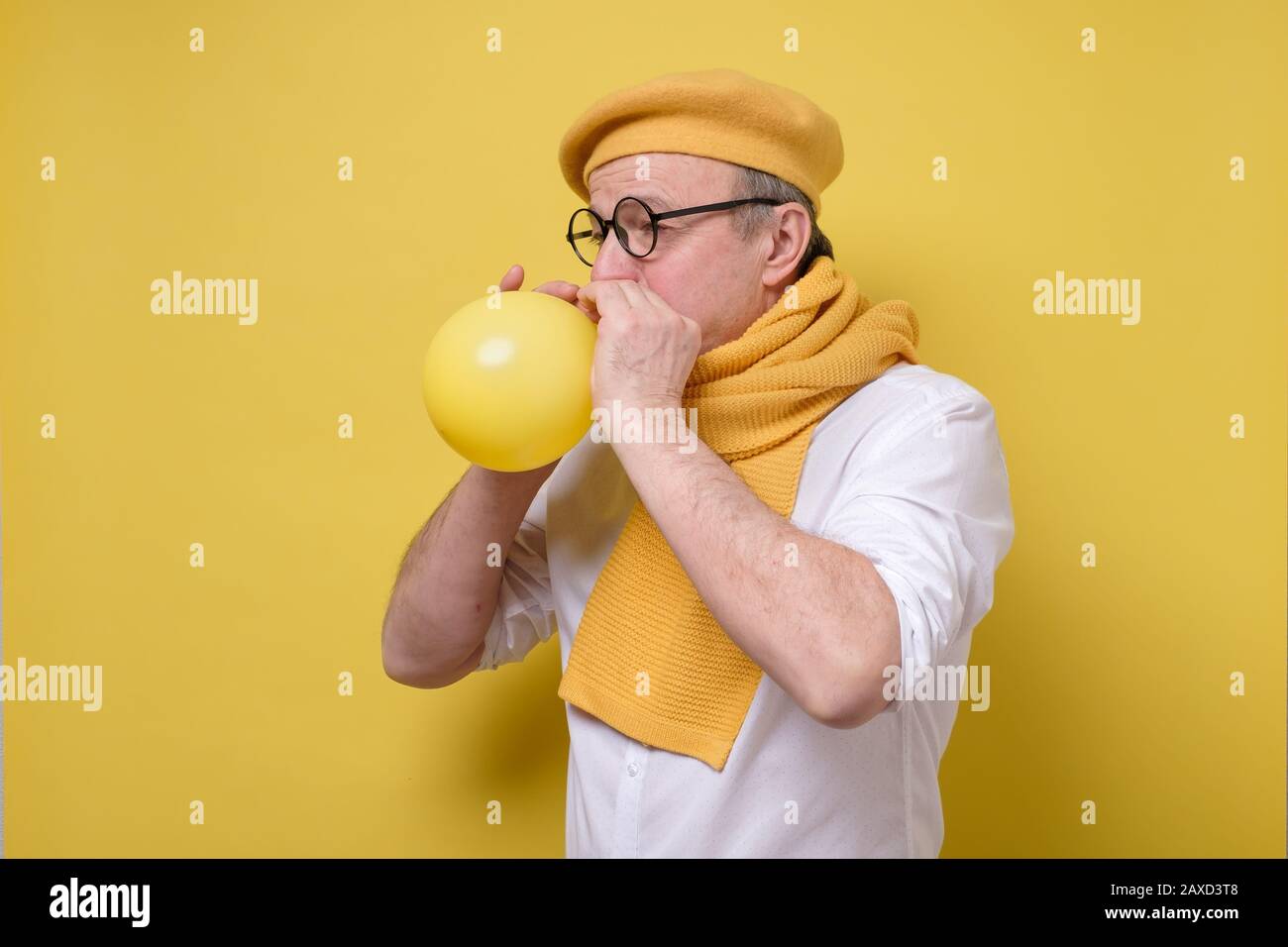 Hispanic birthday party senior hi-res stock photography and images - Alamy