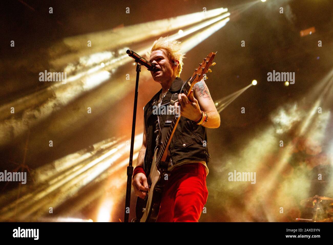 Sum 41 concert hi-res stock photography and images - Alamy
