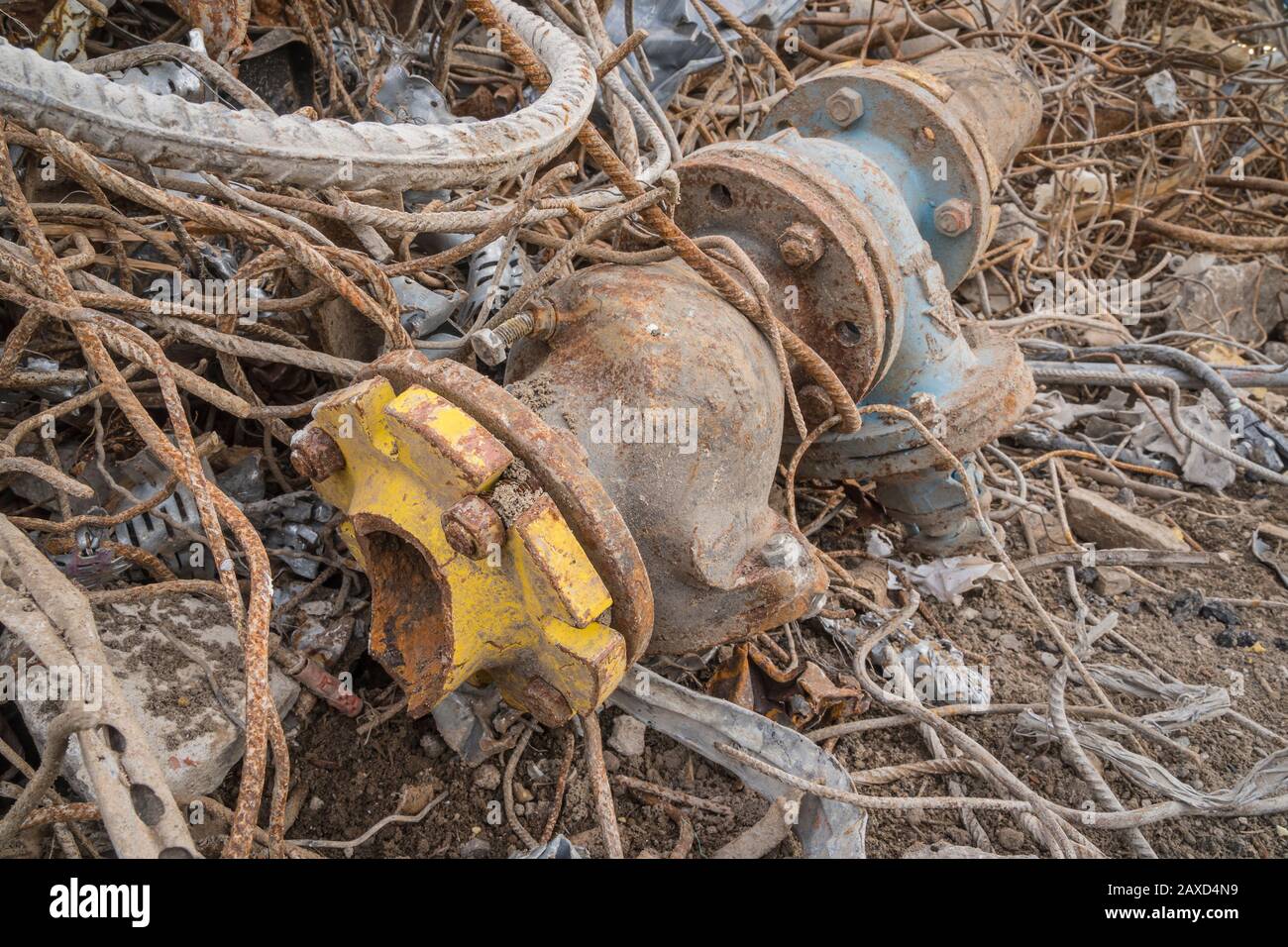 Scrap metal background Stock Photo - Alamy