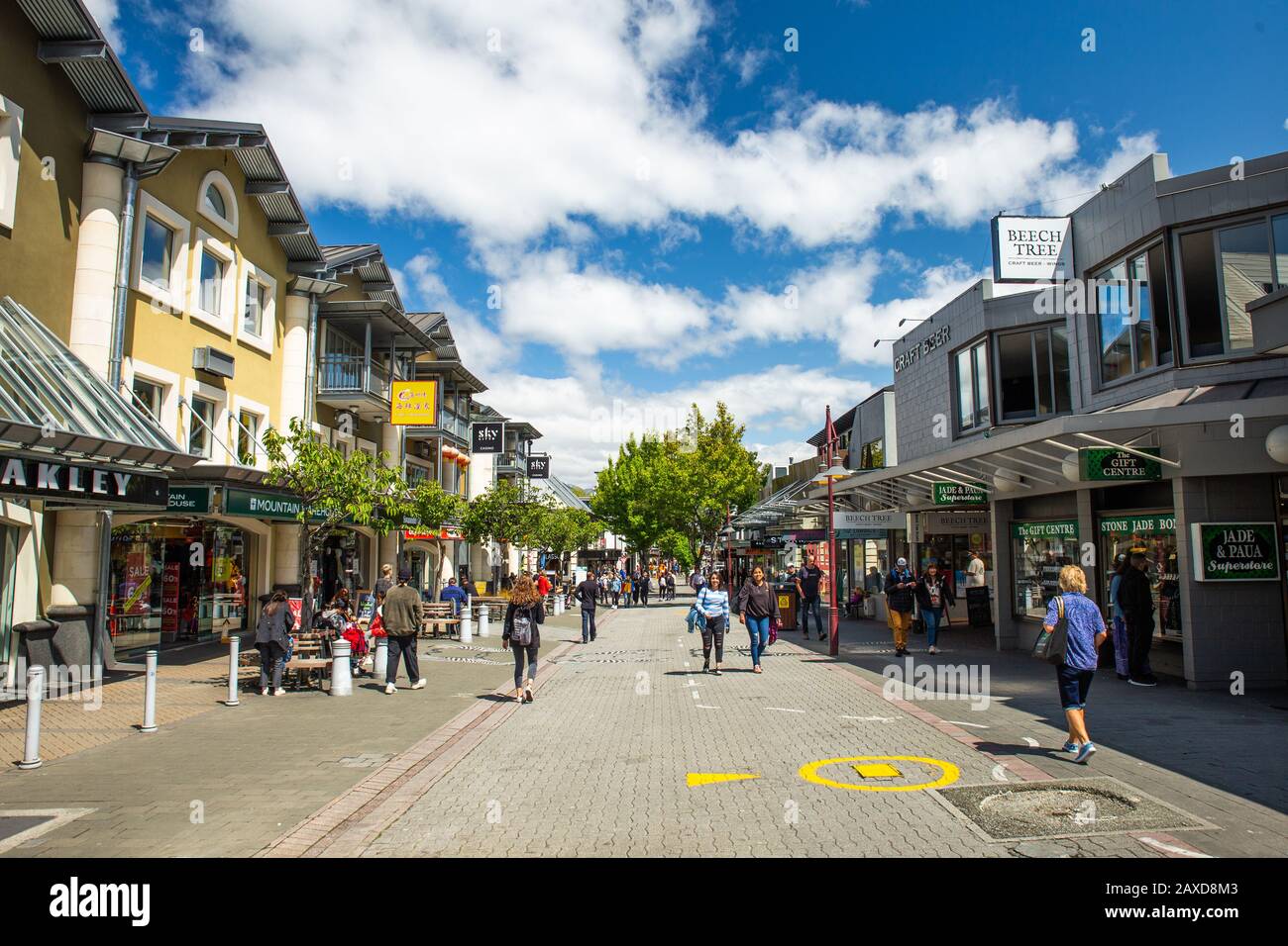 Queenstown New Zealand.City Streets of Queenstown South Island New ...