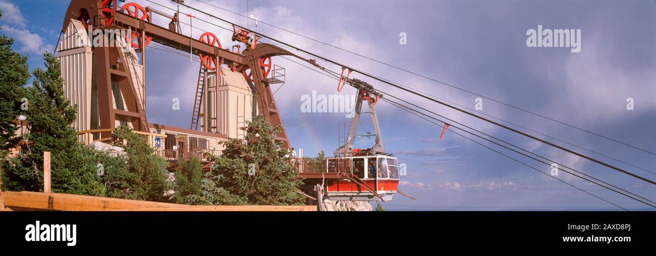 USA, New Mexico, Albuquerque, Sandia Crest, Cable car arriving Stock ...