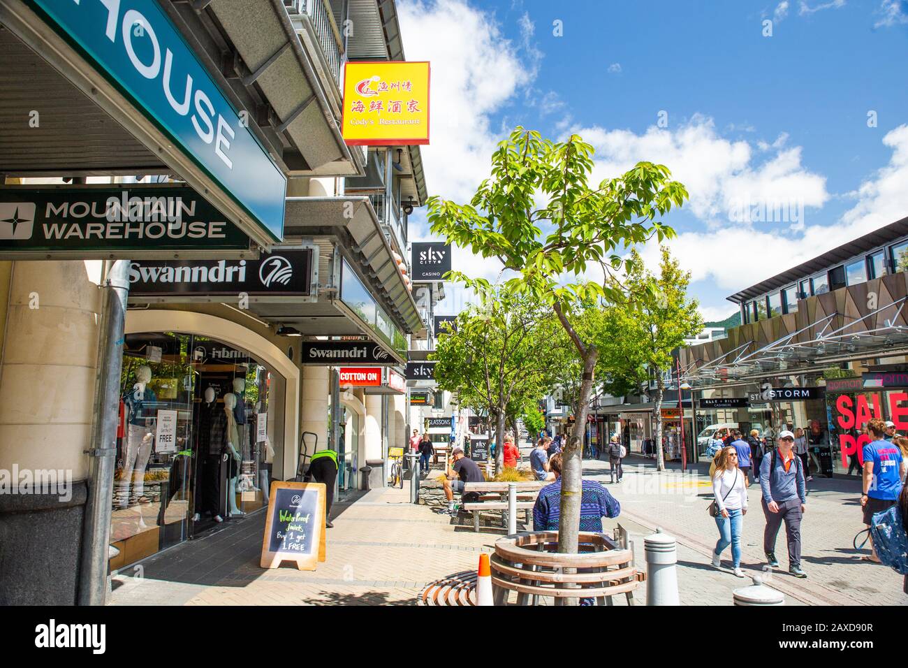 Queenstown New Zealand.City Streets of Queenstown South Island New ...