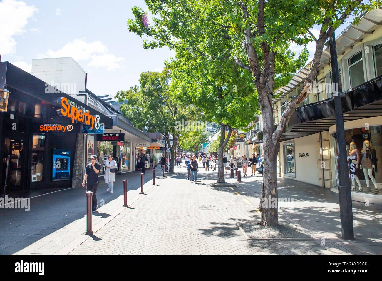 Queenstown New Zealand.City Streets of Queenstown South Island New ...