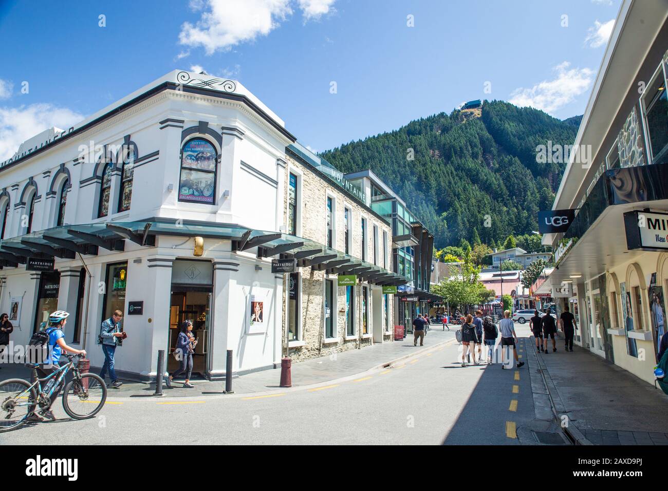 Queenstown New Zealand.City Streets of Queenstown South Island New ...