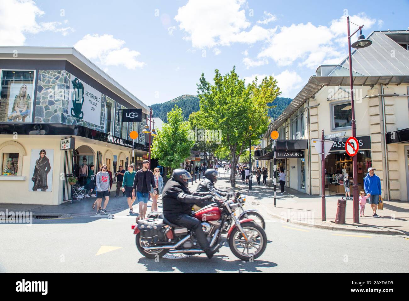 Queenstown New Zealand.City Streets of Queenstown South Island New ...