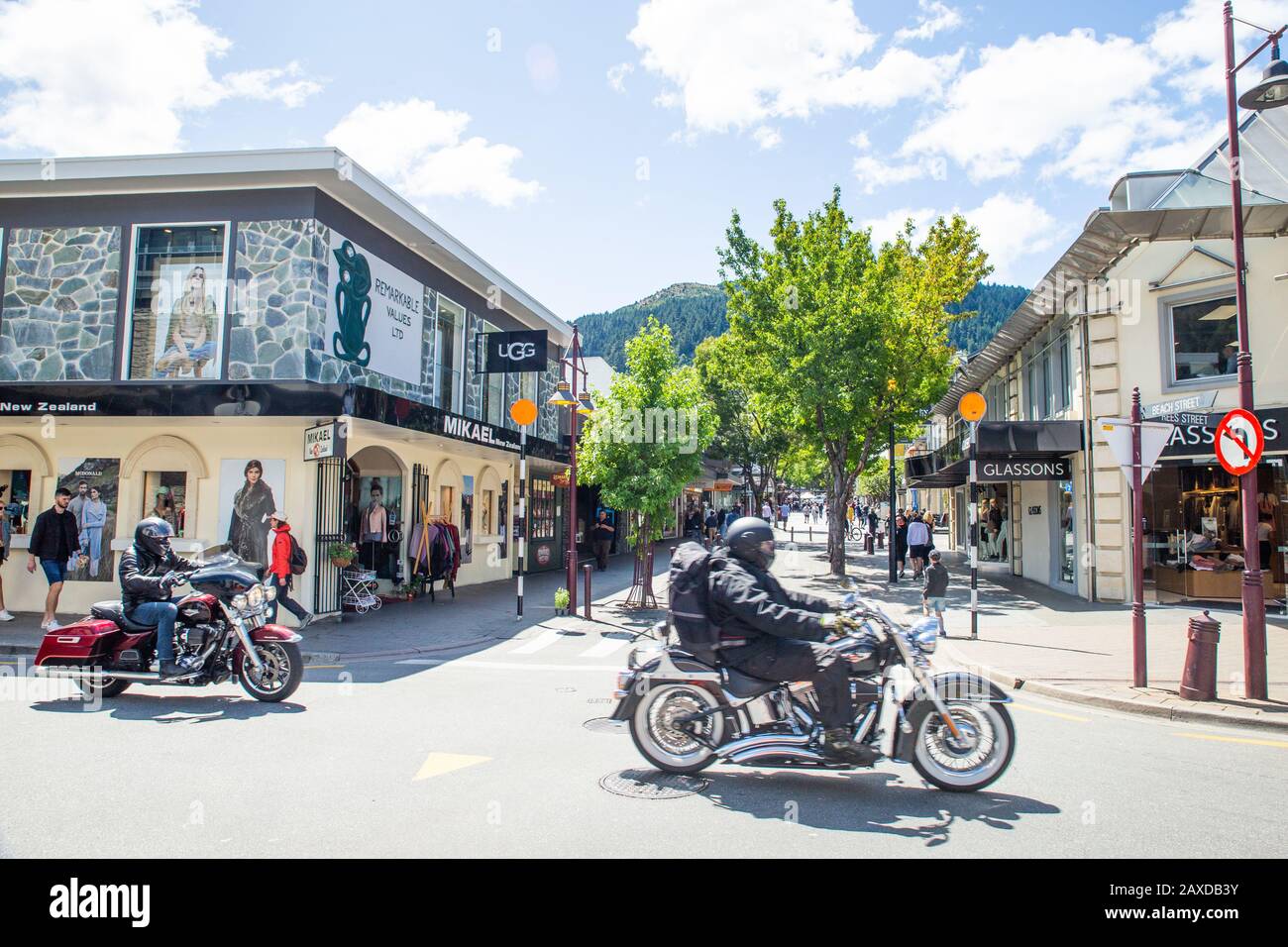Queenstown New Zealand.City Streets of Queenstown South Island New ...