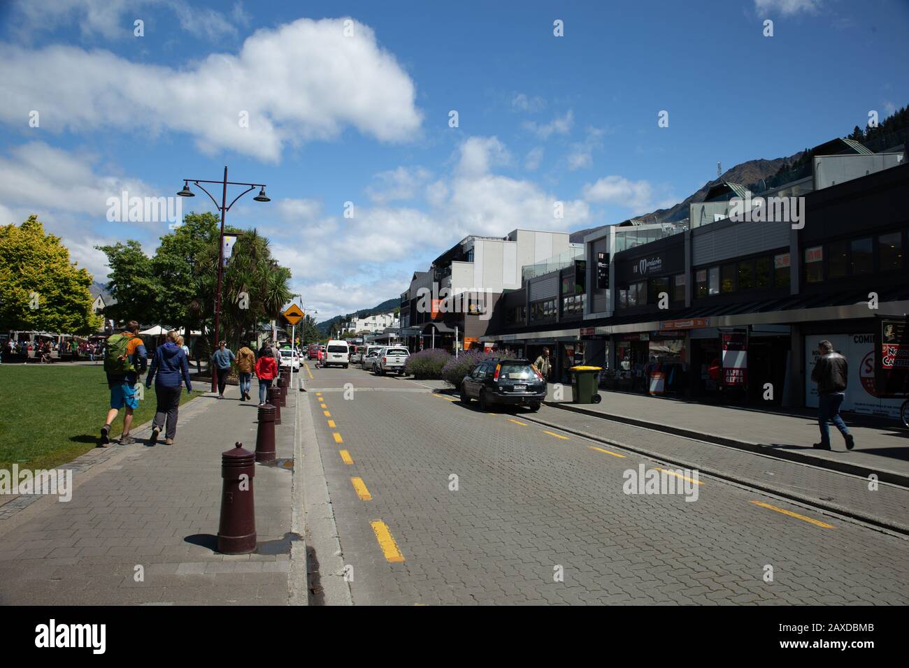 Queenstown New Zealand.City Streets of Queenstown South Island New ...
