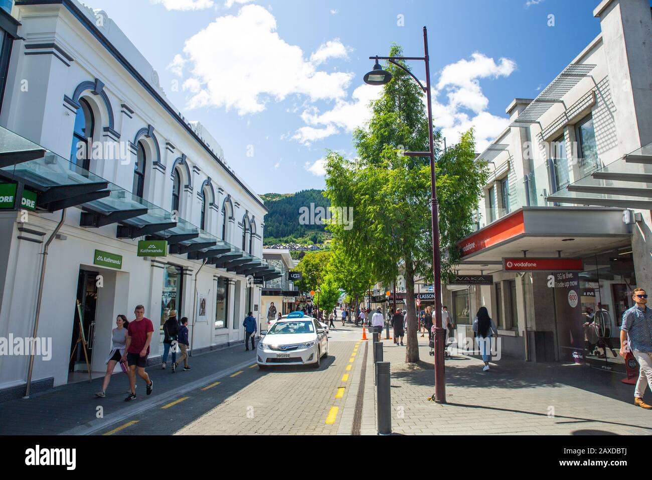 Queenstown New Zealand.City Streets of Queenstown South Island New ...