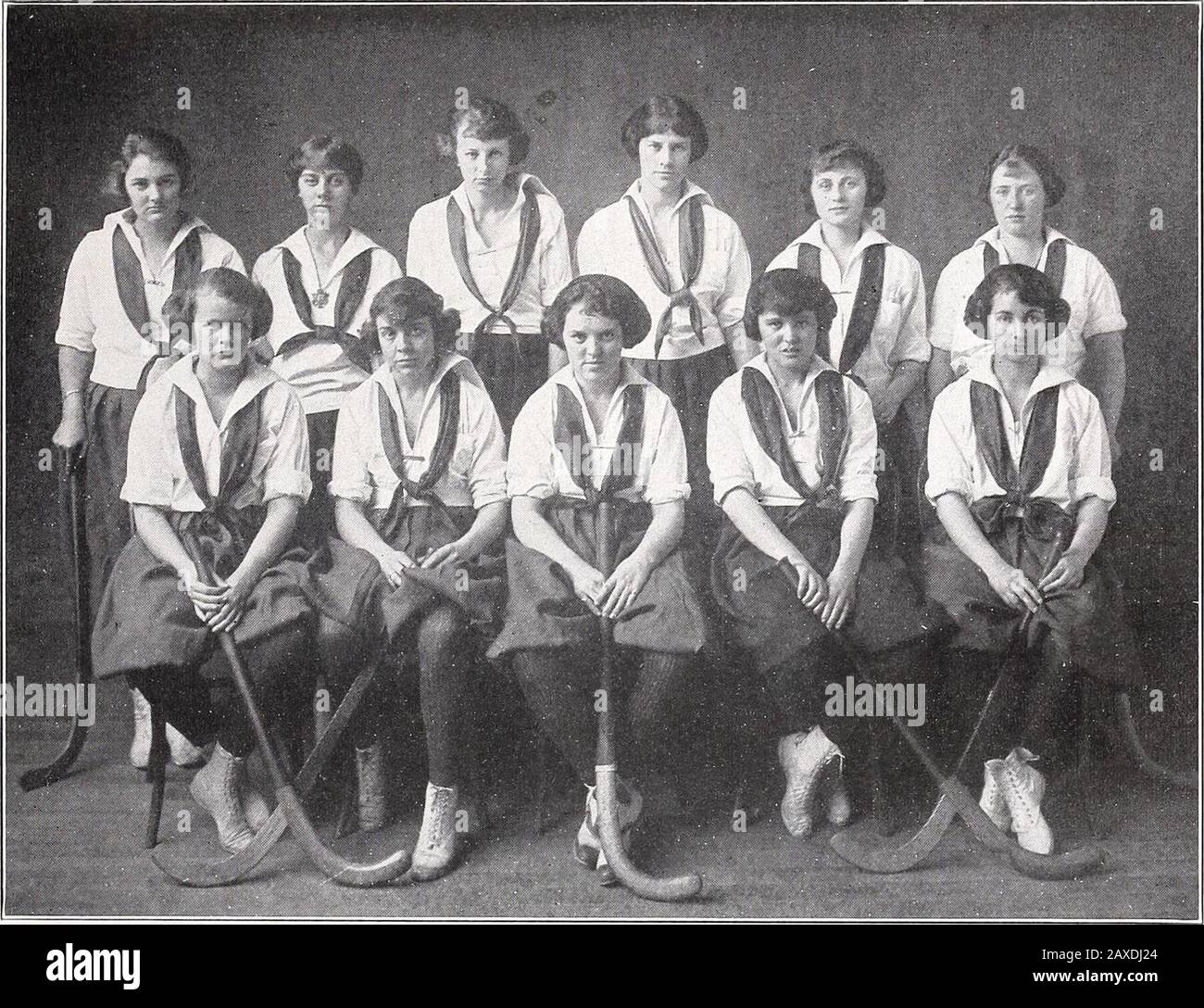Circle (Abbot Academy yearbook) . WEARERS OF THE HONOR A Harriet Edgell ...