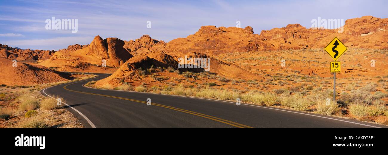 Empty road running through a landscape, Valley of Fire State Park ...