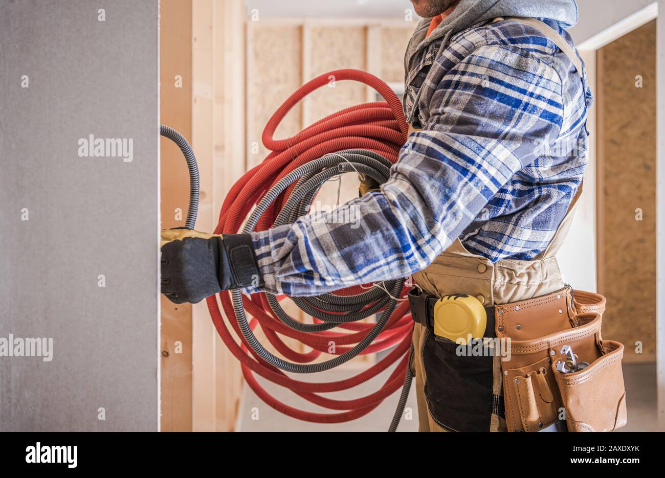 Installation of electricity hi-res stock photography and images - Alamy
