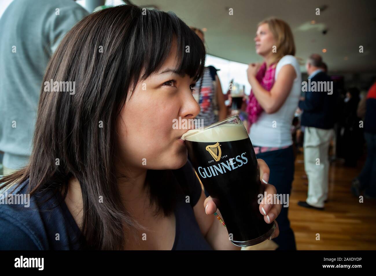 The guinness store hi-res stock photography and images - Alamy