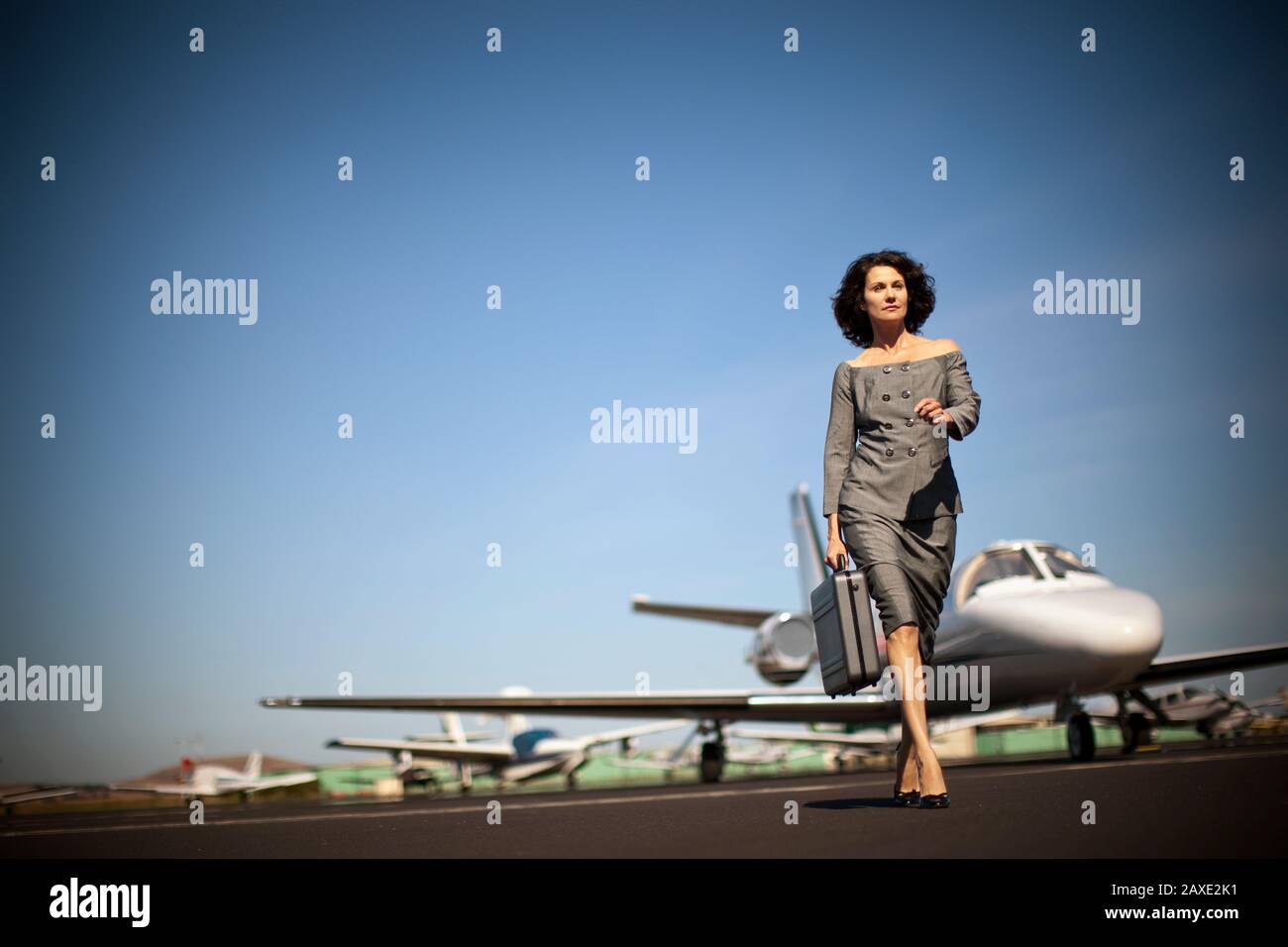 Leaving the plane hi-res stock photography and images - Alamy