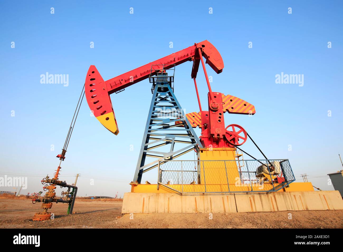 Beam pumping unit Stock Photo - Alamy