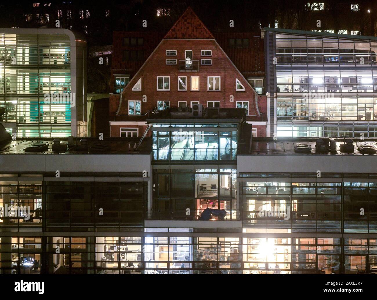 Hamburg, Germany. 11th Feb, 2020. The gable of an old red clinker brick ...