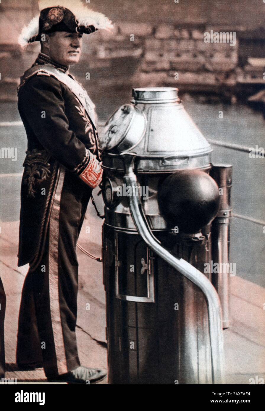 Fascismo uniforme hi-res stock photography and images - Alamy