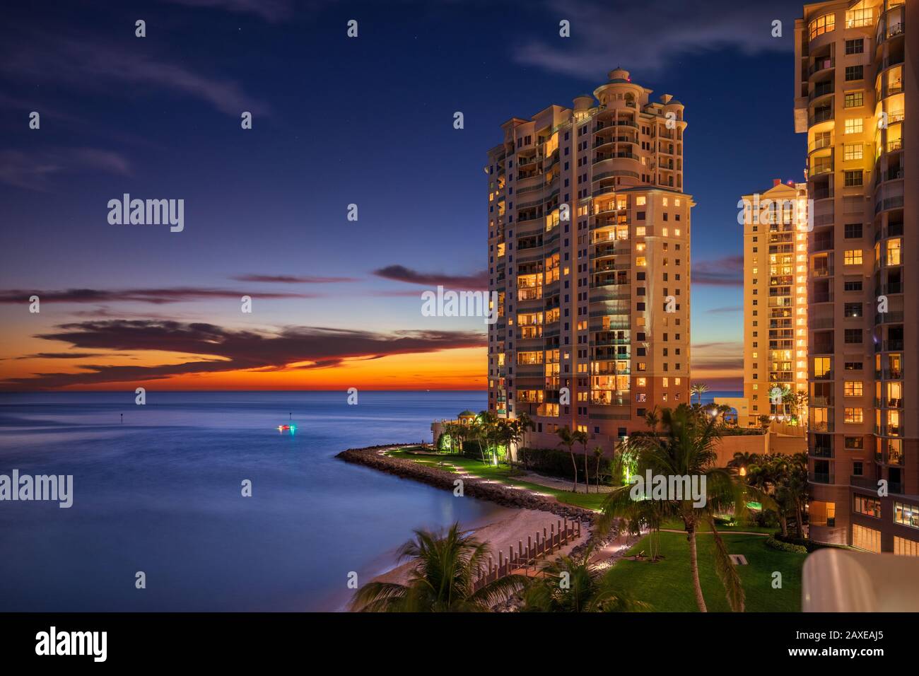 Aerial vacation apartment complex sunset hi-res stock photography and ...