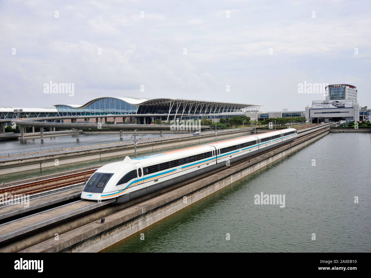 Shanghai maglev pudong airport hi-res stock photography and images - Alamy