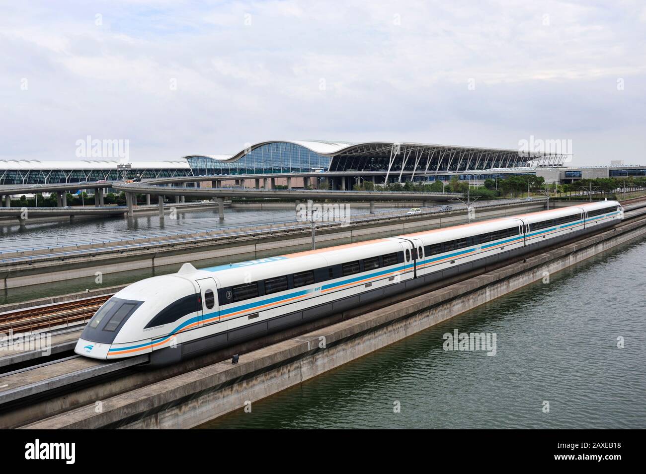 Shanghai maglev pudong airport hi-res stock photography and images - Alamy