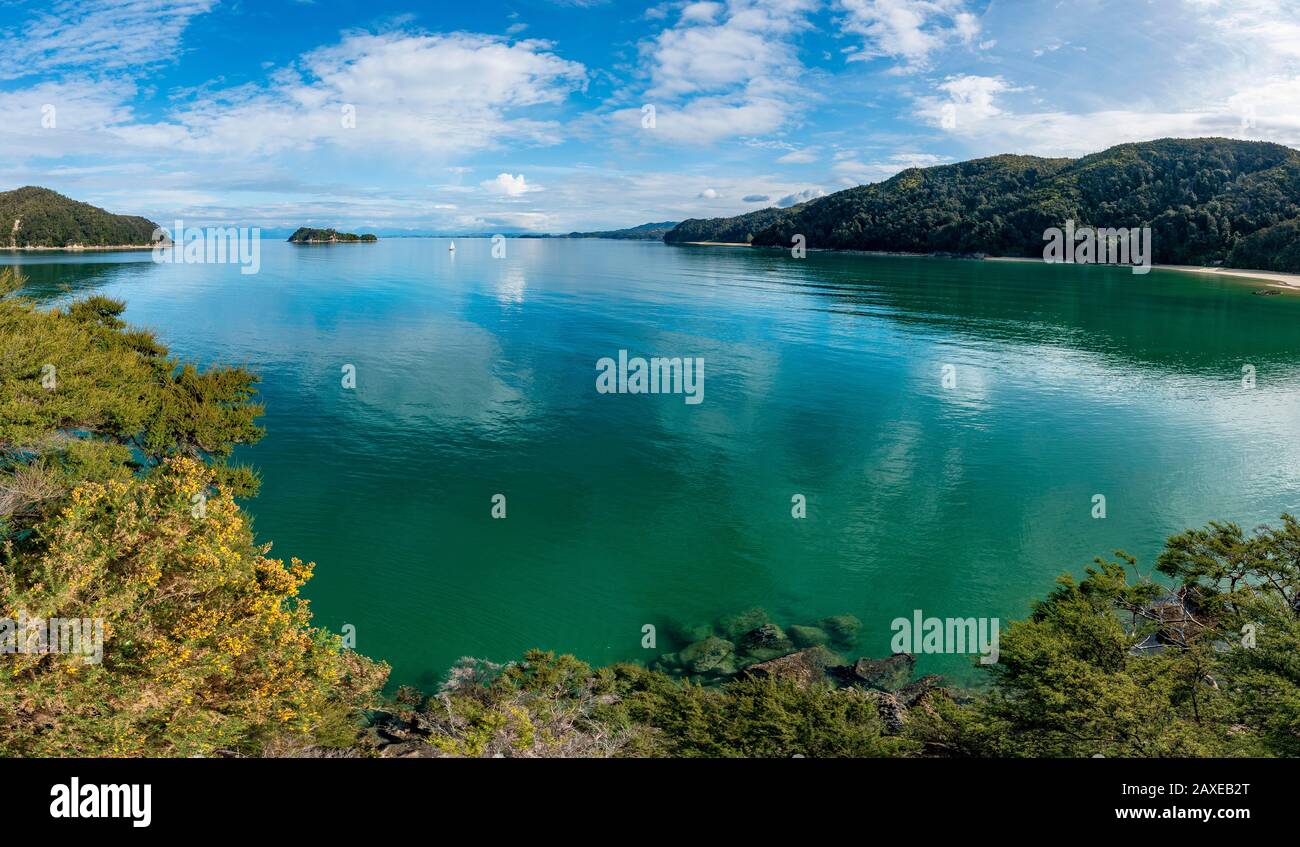 View of Stillwell Bay from the Abel Tasman Coastal Track, Abel Tasman ...