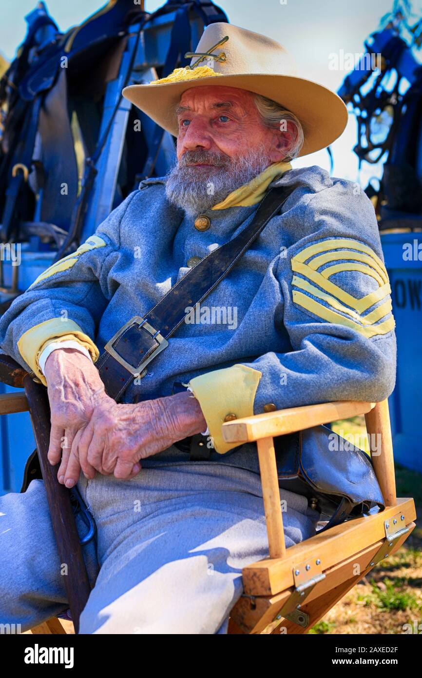 Confederate infantry uniform hi-res stock photography and images - Alamy