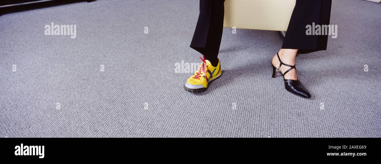 Only wearing one shoe hi-res stock photography and images - Alamy