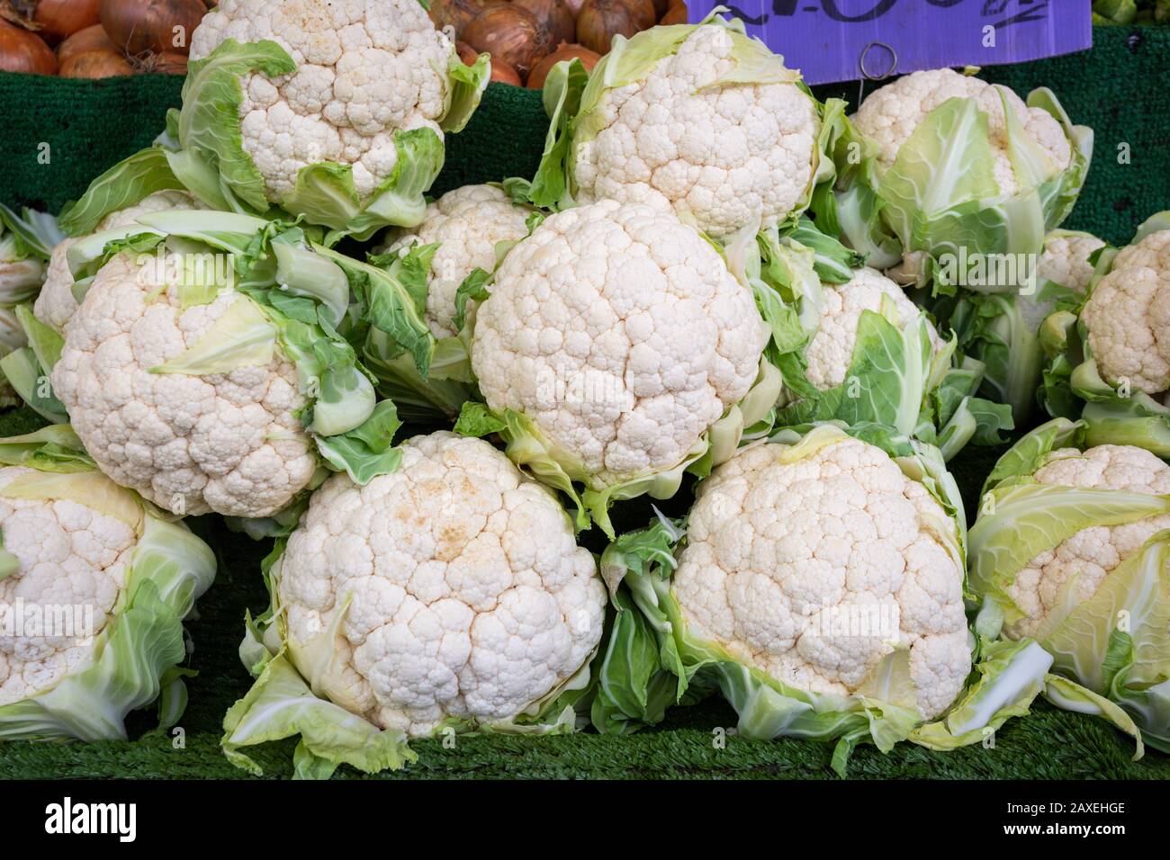 Vegetable cauliflowers hi-res stock photography and images - Alamy