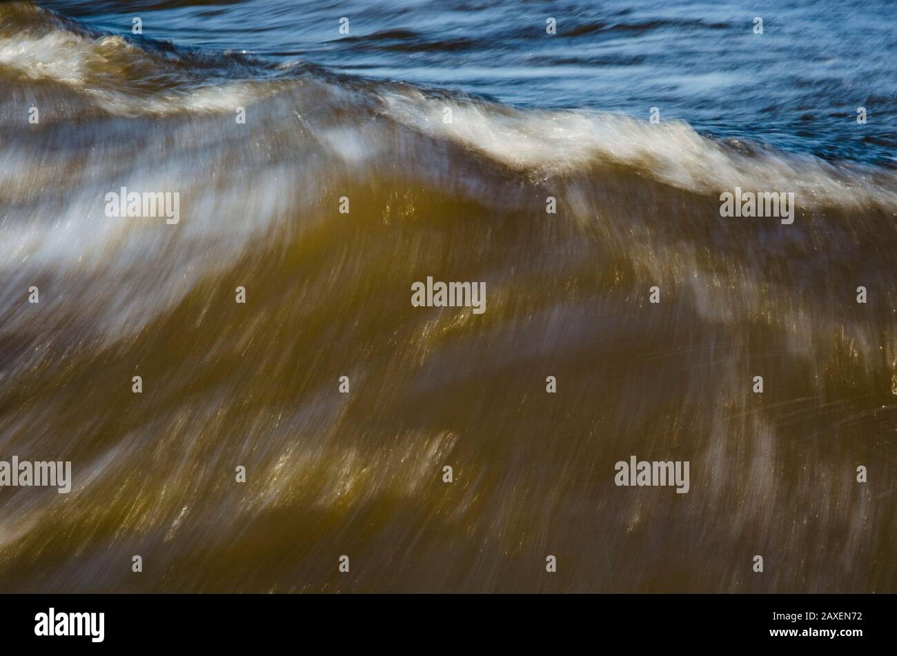 Edge wave hi-res stock photography and images - Alamy