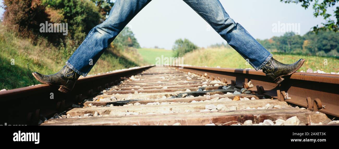 Between legs woman hi-res stock photography and images - Alamy