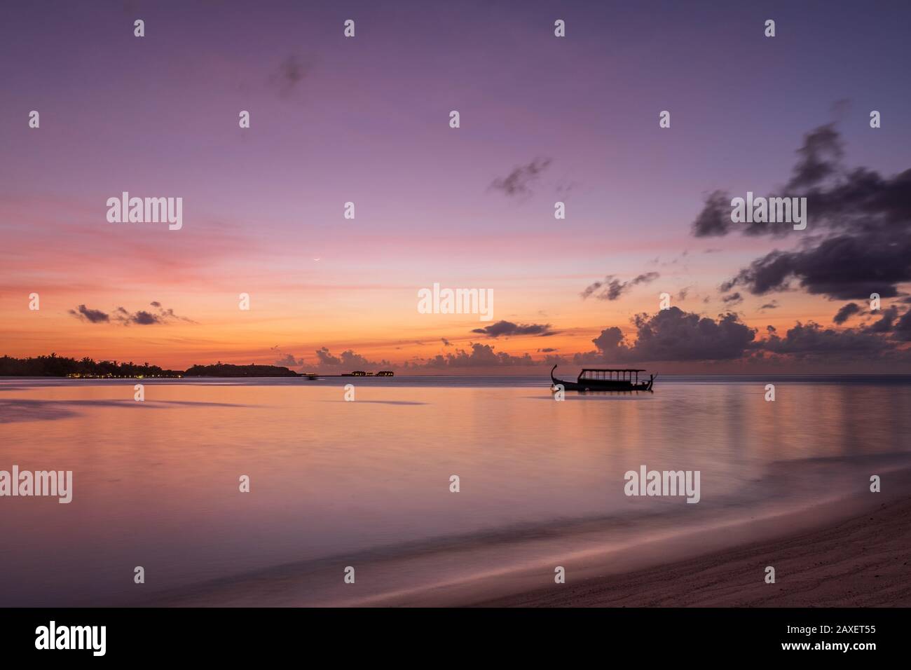 Dhoni boat maldives hi-res stock photography and images - Alamy