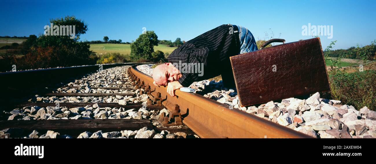 Railroad track curve hi-res stock photography and images - Alamy