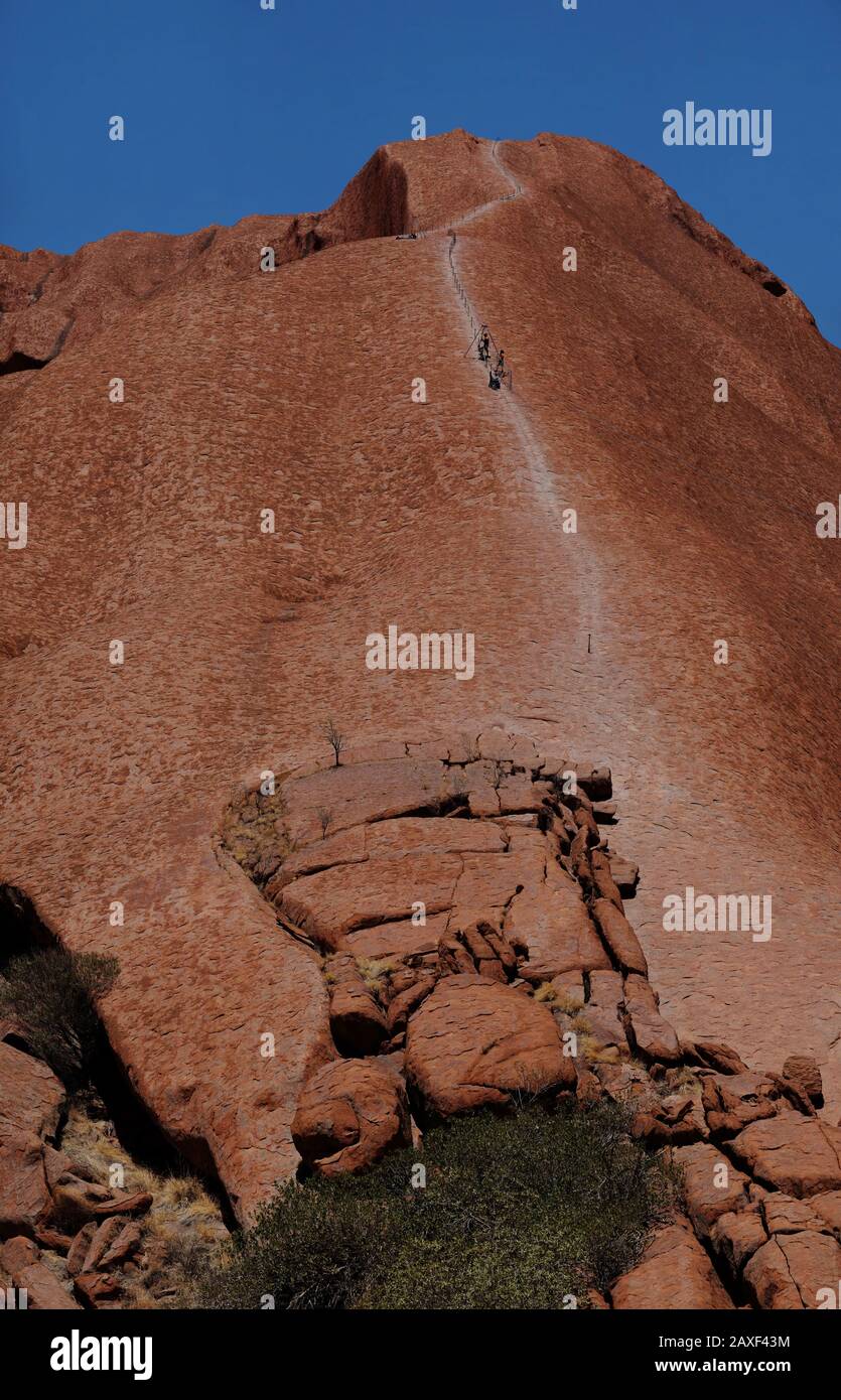 Workers removing chains from the climb on Uluru, Uluru-Kata Tjuta ...