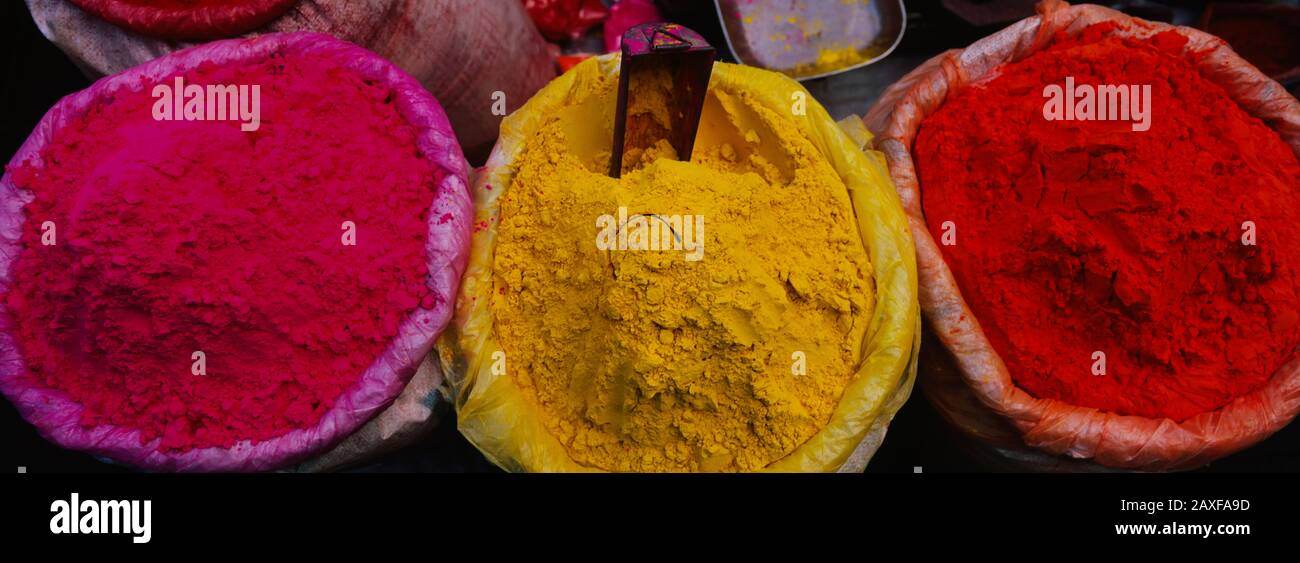Powder holi paints frame hi-res stock photography and images - Alamy