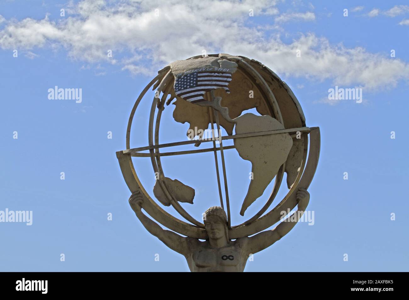 Atlas Statue at the Oak Ridge Estate in Virginia, USA Stock Photo - Alamy