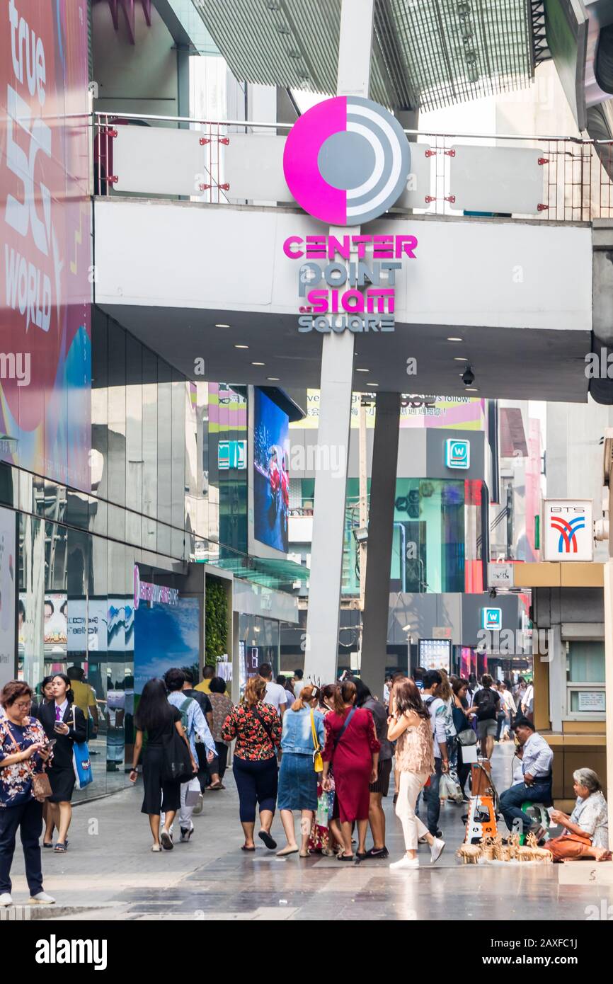 Center_point hi-res stock photography and images - Alamy