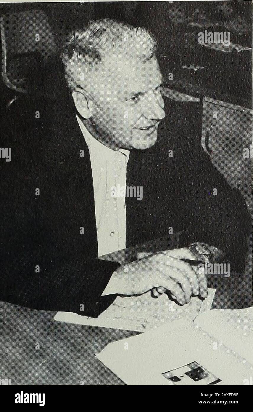 Junior high science lab hi-res stock photography and images - Alamy