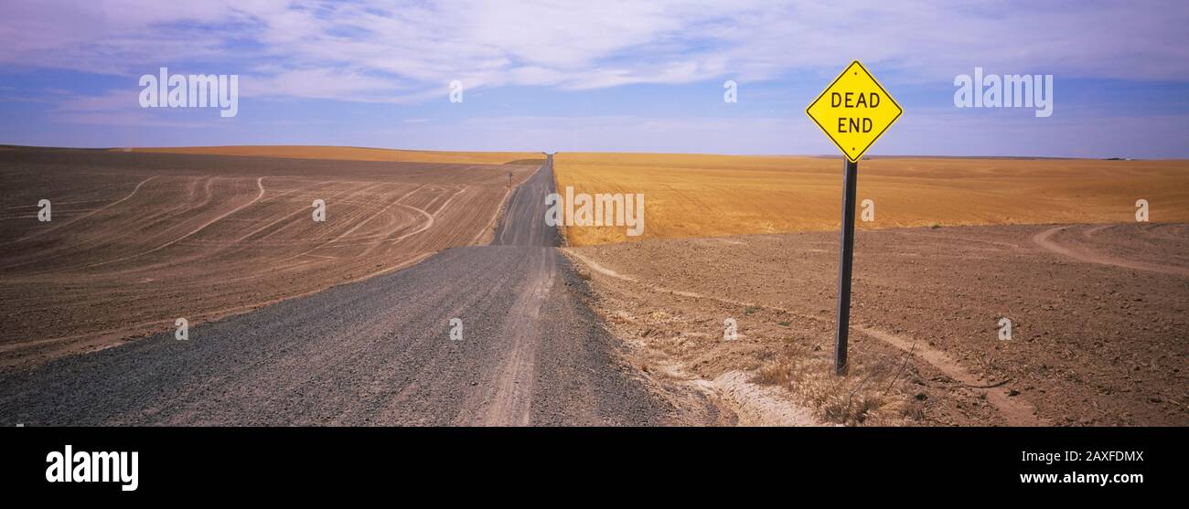 Dead end sign on the roadside, Washington State, USA Stock Photo - Alamy