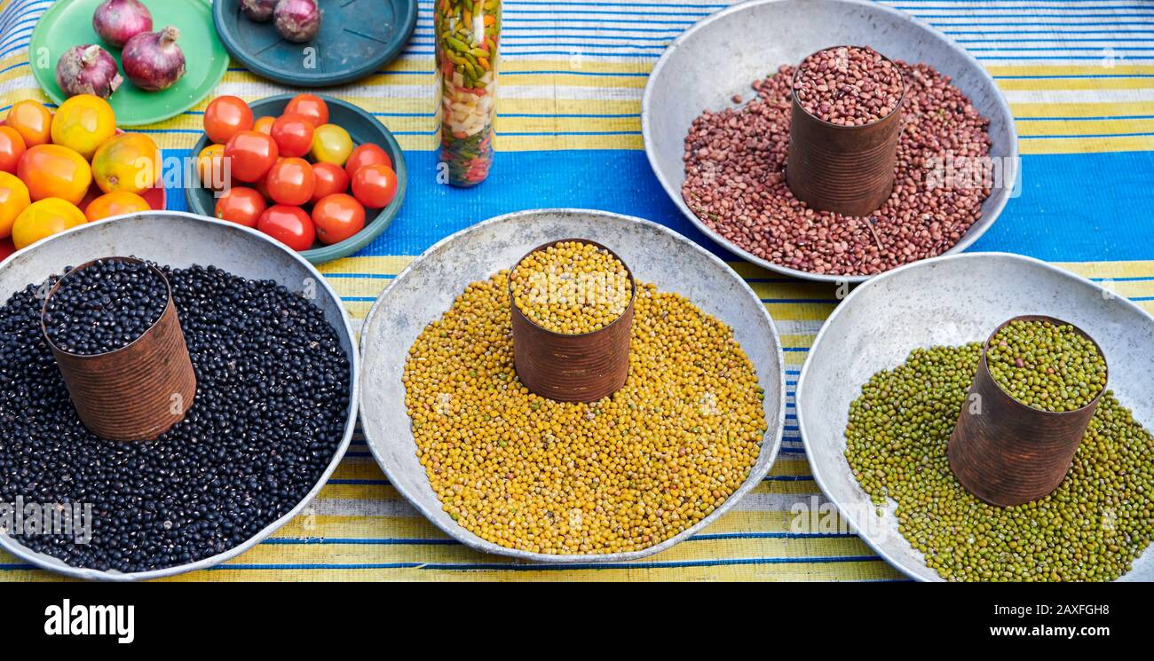 Red mongo beans hi-res stock photography and images - Alamy