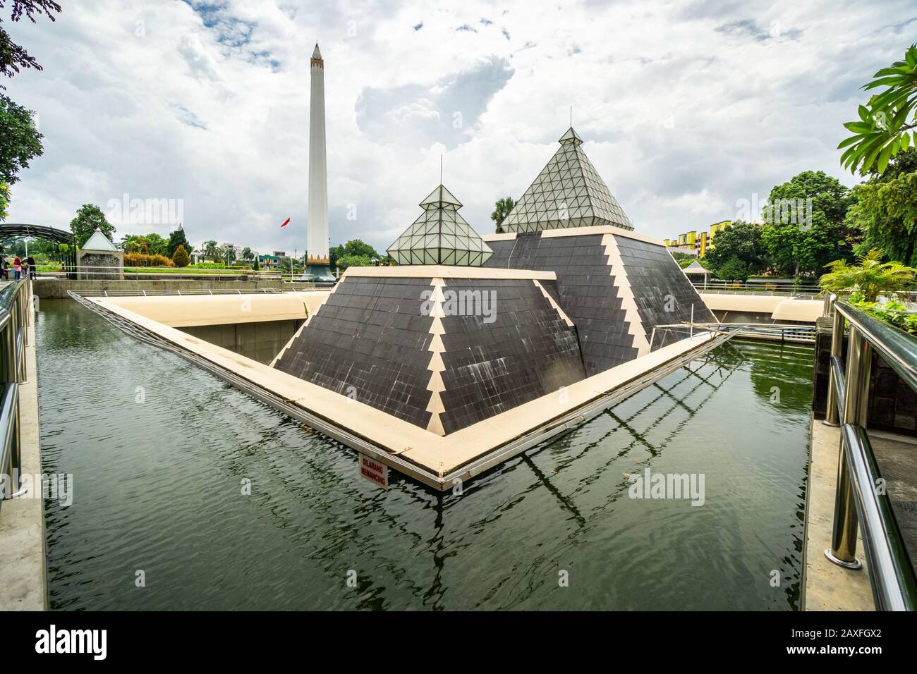 Heroes Monument and Museum in Surabaya, East Java, Indonesia Stock ...