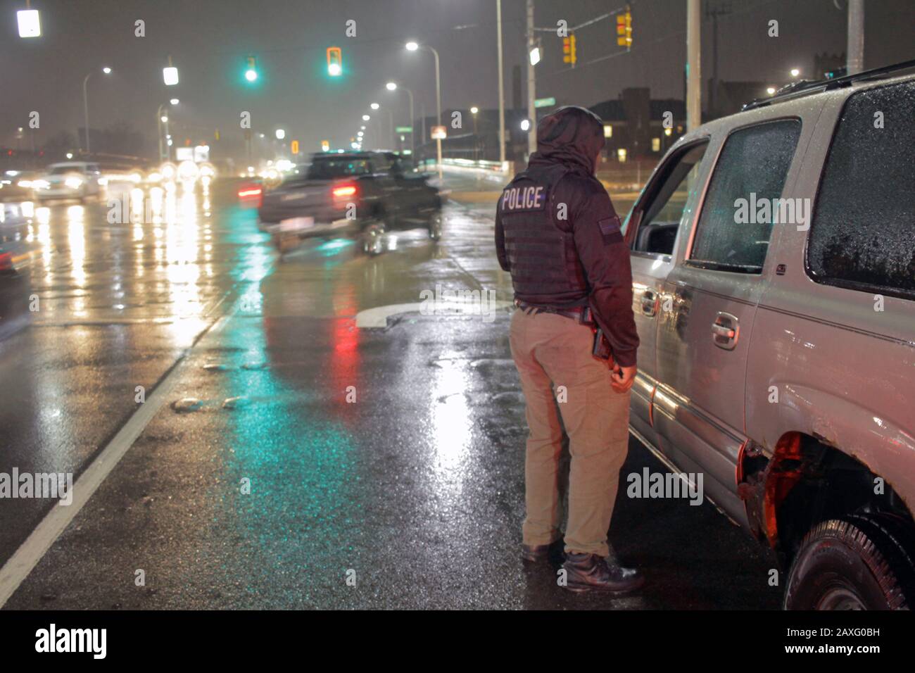Traffic stop by police officer hi-res stock photography and images - Alamy