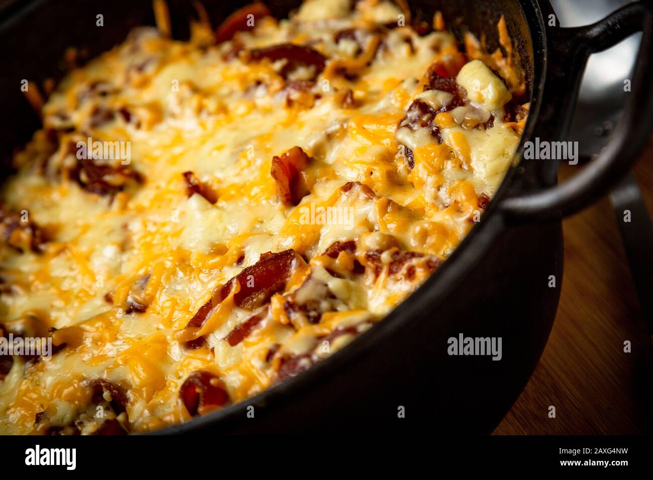 Homemade Melted American Bacon Macaroni and Cheese Stock Photo - Alamy