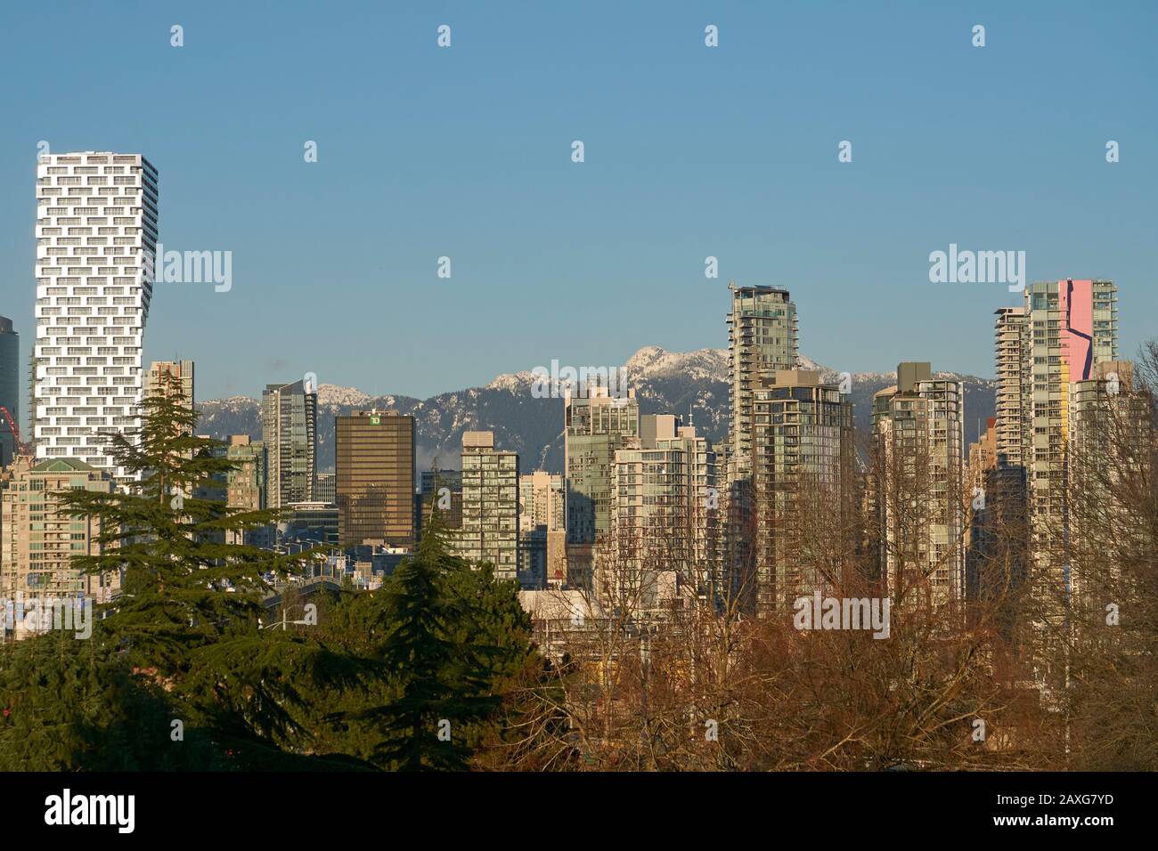 Vancouver city view blue sky hi-res stock photography and images - Alamy