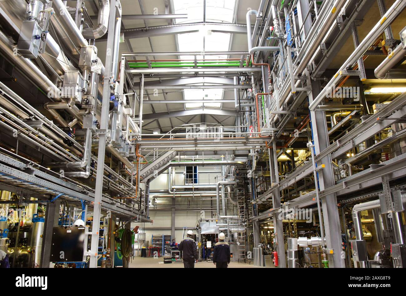 Merseburg, Germany. 04th Feb, 2020. At the Merseburg APK AG, employees ...