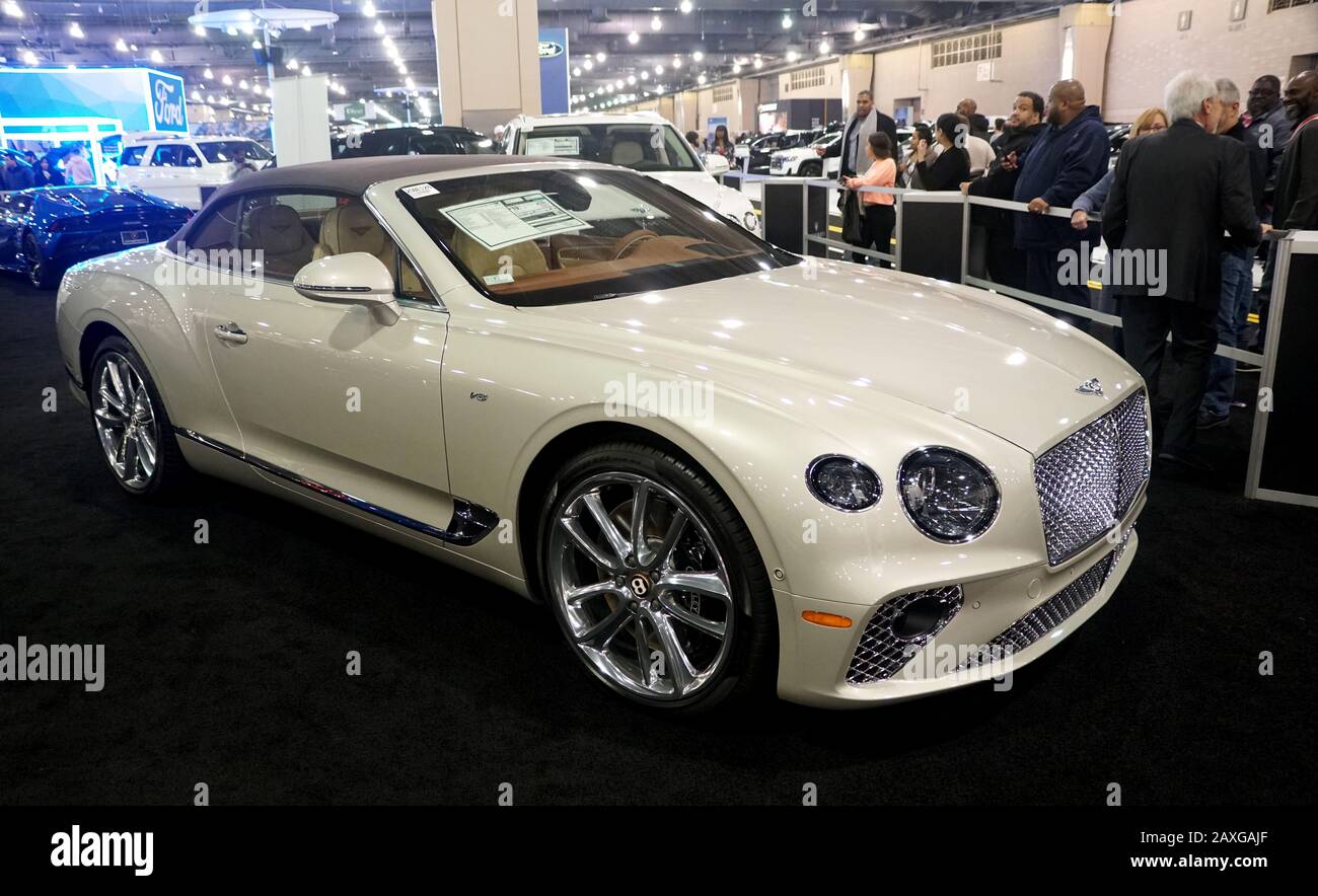 White bentley continental gt hi-res stock photography and images - Alamy