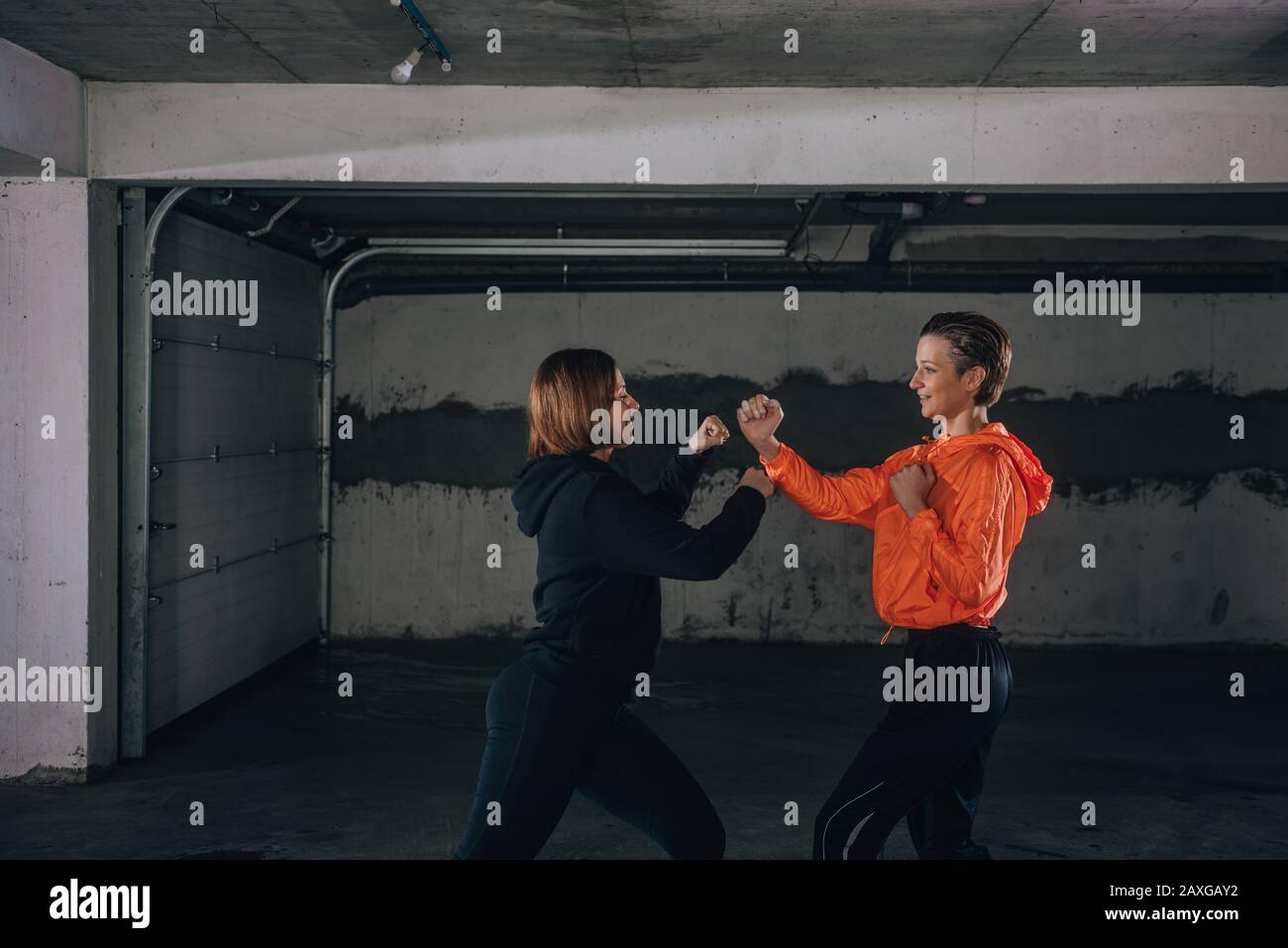 Women in combat arms hi-res stock photography and images - Alamy