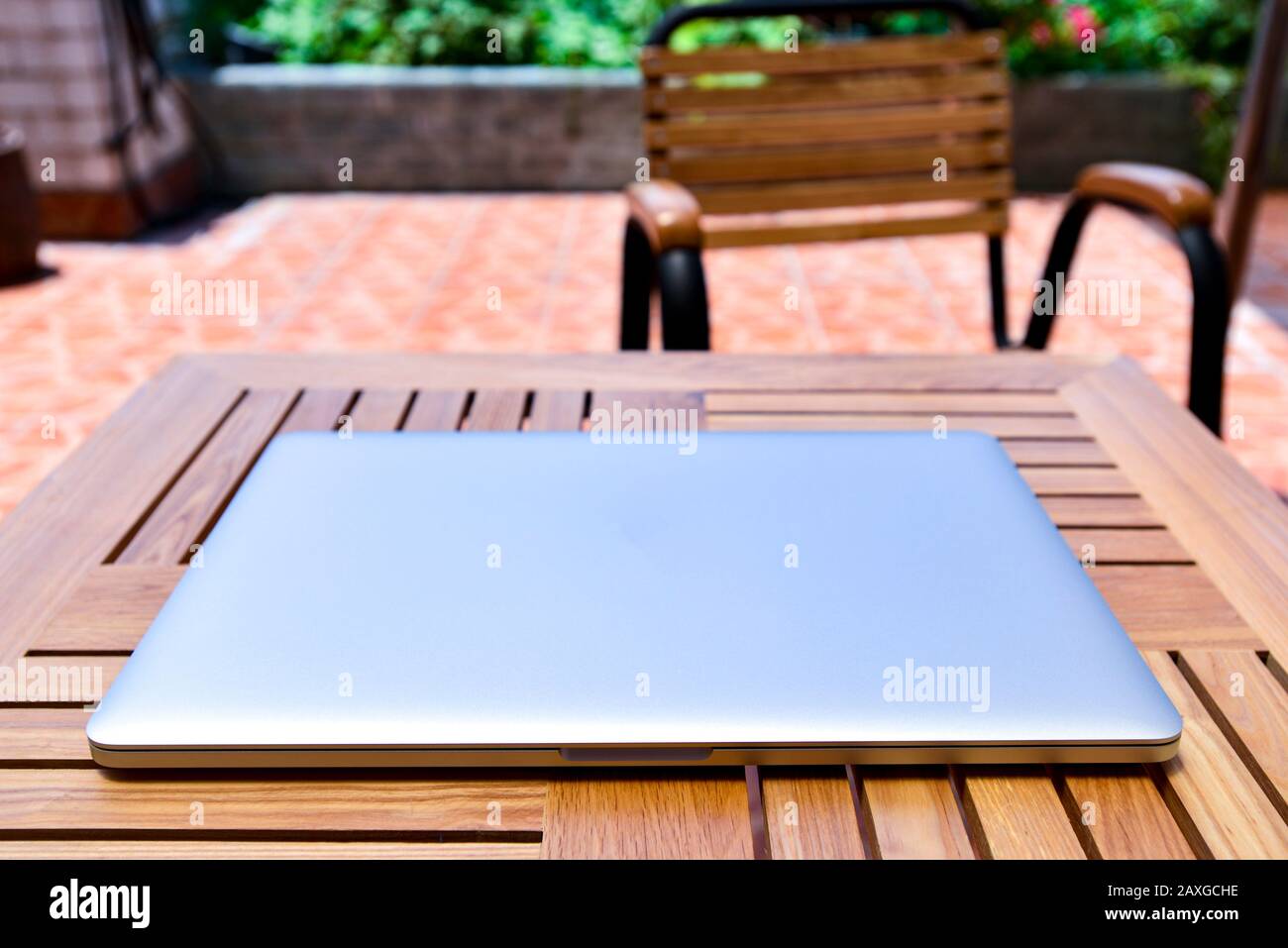 Closed book desk no people hi-res stock photography and images - Alamy